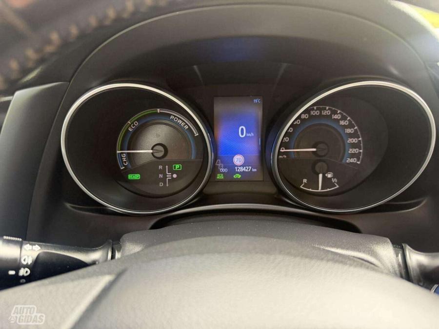 Toyota Auris 2017 in Vilnius, with an engine capacity of 1.80 L and mileage of 128 thousand km for 13950 €, photo 36 on AUTOMOTO.COM.LV