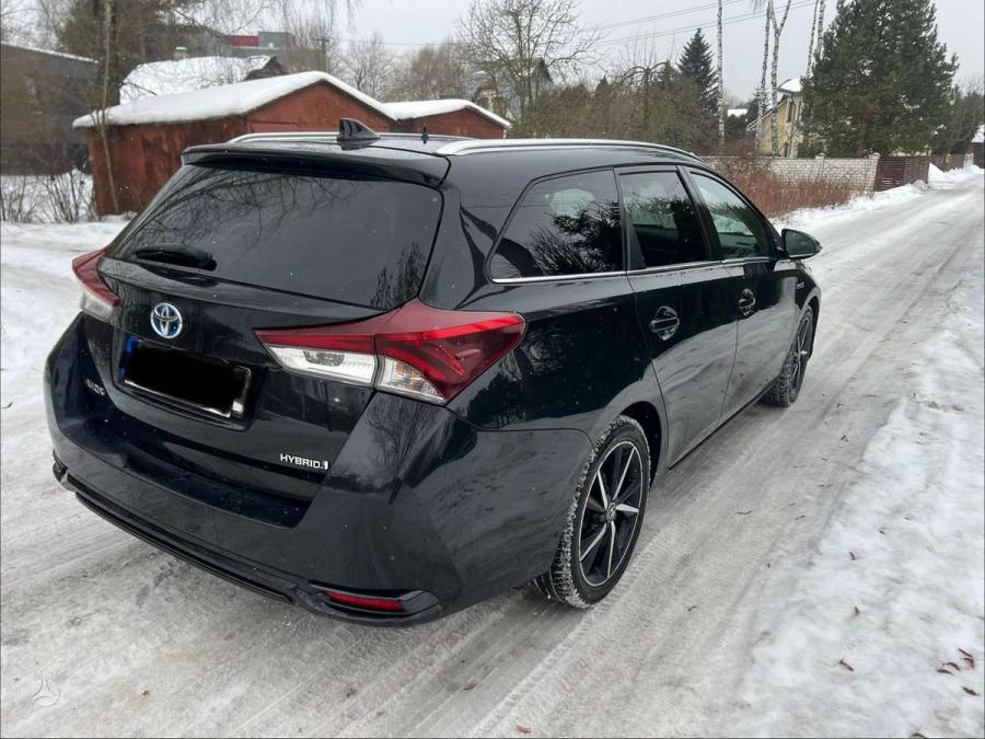 Toyota Auris 2018 in Kaunas, with an engine capacity of 1.80 L and mileage of 290 thousand km for 7600 €, photo 7 on AUTOMOTO.COM.LV