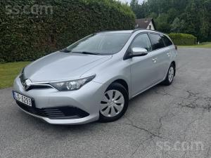 Toyota Auris 2018 in Riga, with an engine capacity of 1.40 L and mileage of 171 thousand km for 6950 €, photo  on AUTOMOTO.COM.LV