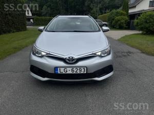 Toyota Auris 2018 in Riga, with an engine capacity of 1.40 L and mileage of 171 thousand km for 6950 €, photo 6 on AUTOMOTO.COM.LV