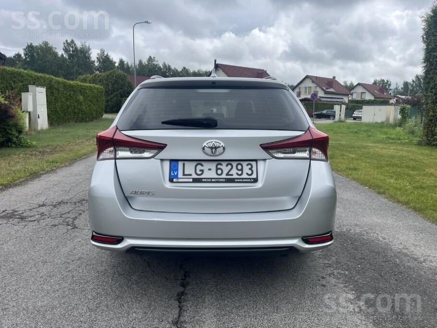 Toyota Auris 2018 in Riga, with an engine capacity of 1.40 L and mileage of 171 thousand km for 6950 €, photo 7 on AUTOMOTO.COM.LV