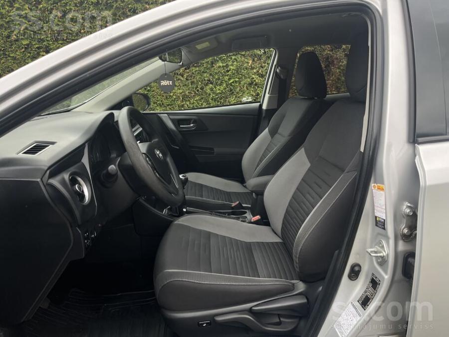 Toyota Auris 2018 in Riga, with an engine capacity of 1.40 L and mileage of 171 thousand km for 6950 €, photo 9 on AUTOMOTO.COM.LV