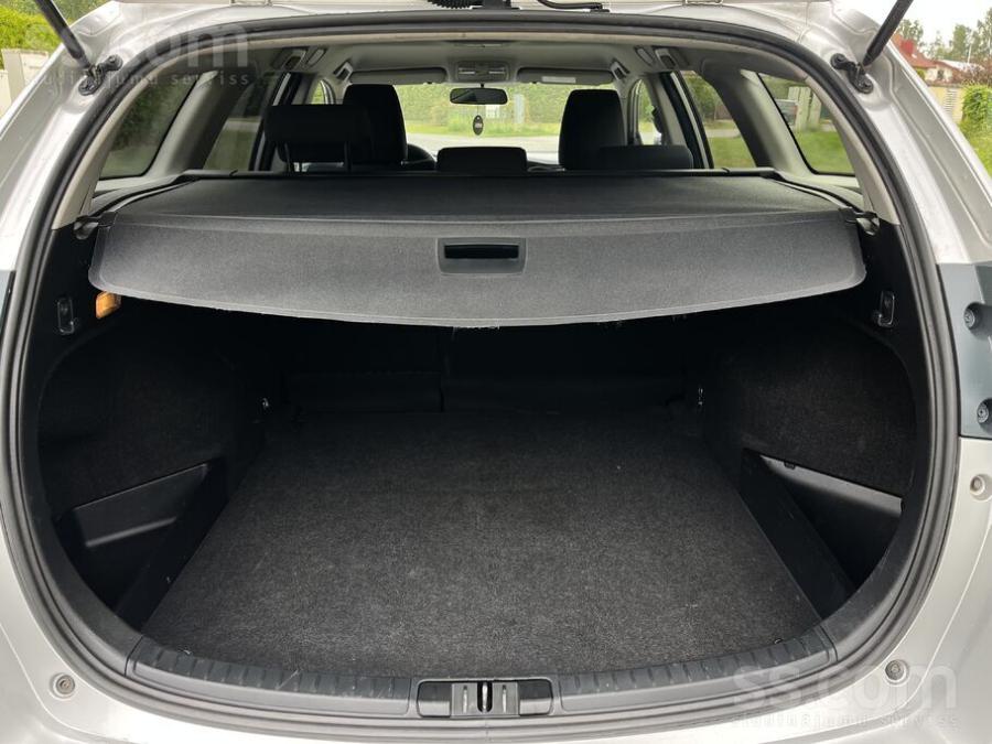 Toyota Auris 2018 in Riga, with an engine capacity of 1.40 L and mileage of 171 thousand km for 6950 €, photo 14 on AUTOMOTO.COM.LV