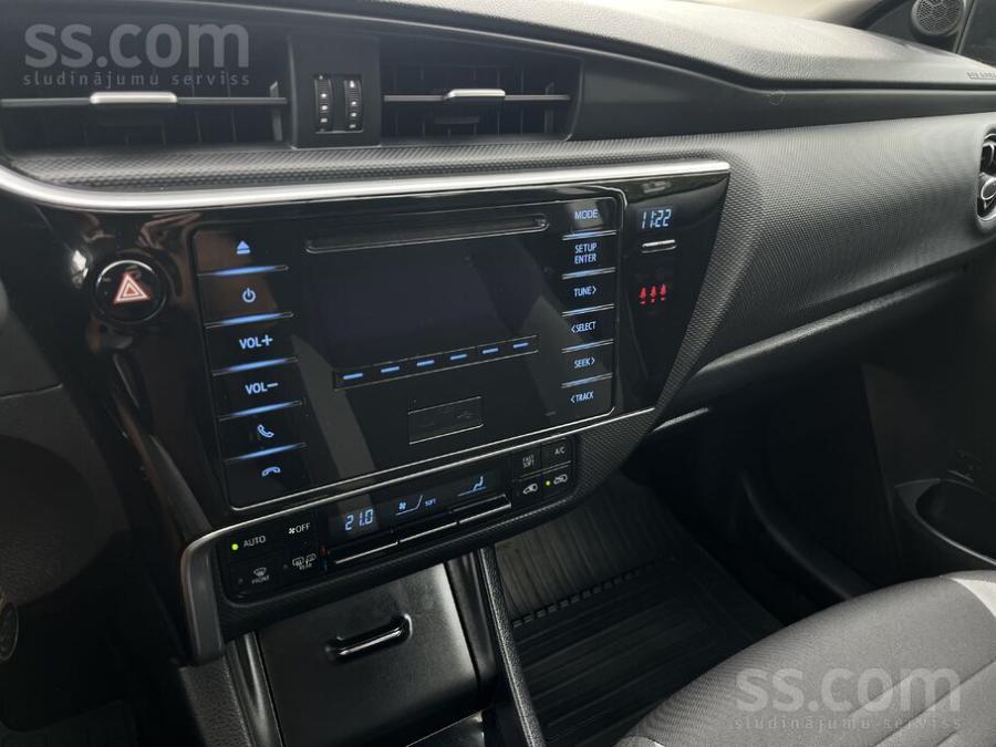 Toyota Auris 2018 in Riga, with an engine capacity of 1.40 L and mileage of 171 thousand km for 6950 €, photo 15 on AUTOMOTO.COM.LV