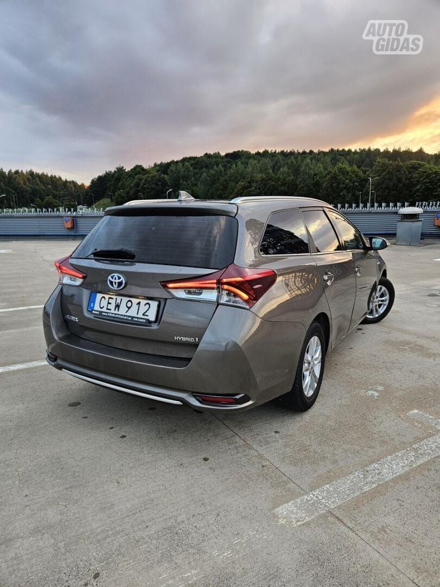 Toyota Auris 2018 in Vilnius, with an engine capacity of 1.80 L and mileage of 259 thousand km for 10350 €, photo 4 on AUTOMOTO.COM.LV