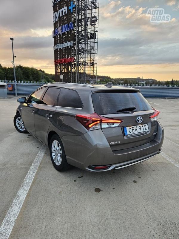 Toyota Auris 2018 in Vilnius, with an engine capacity of 1.80 L and mileage of 259 thousand km for 10350 €, photo 4 on AUTOMOTO.COM.LV