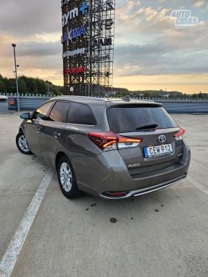 Toyota Auris 2018 in Vilnius, with an engine capacity of 1.80 L and mileage of 259 thousand km for 10350 €, photo 5 on AUTOMOTO.COM.LV