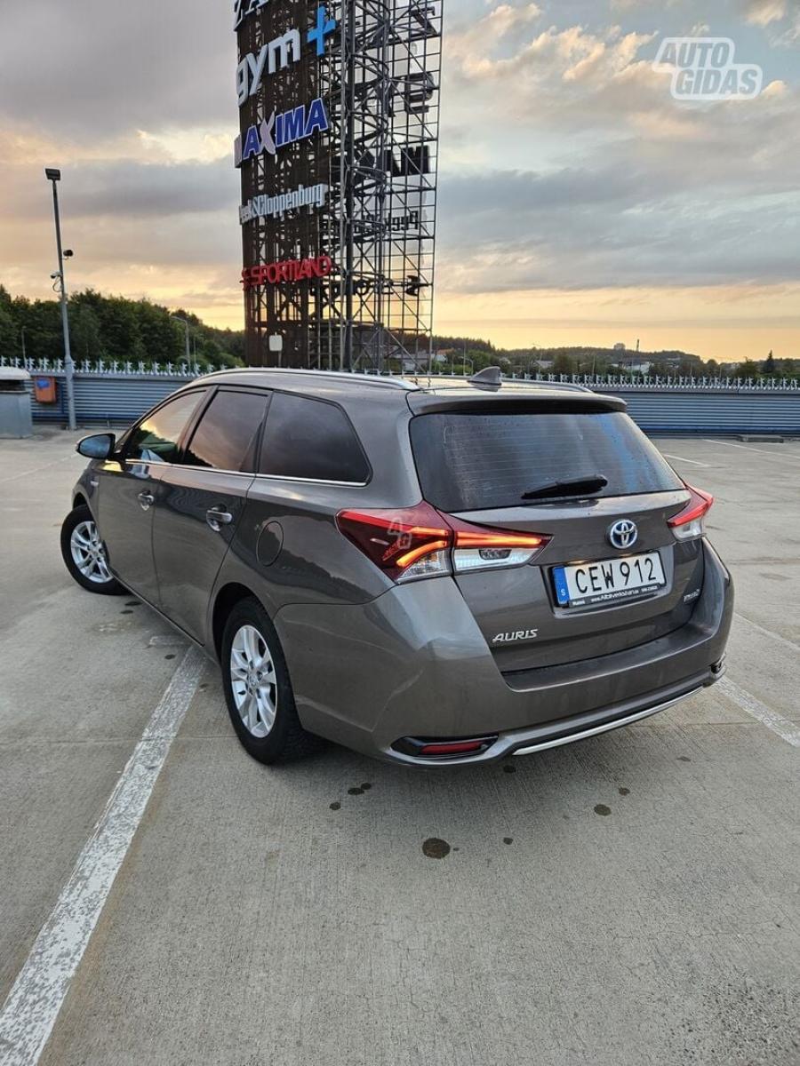 Toyota Auris 2018 in Vilnius, with an engine capacity of 1.80 L and mileage of 259 thousand km for 10350 €, photo 5 on AUTOMOTO.COM.LV