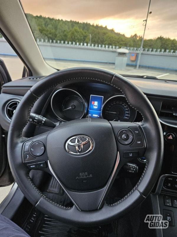 Toyota Auris 2018 in Vilnius, with an engine capacity of 1.80 L and mileage of 259 thousand km for 10350 €, photo 7 on AUTOMOTO.COM.LV