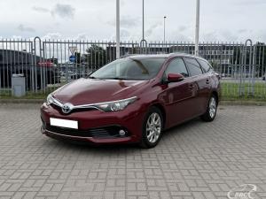 Toyota Auris 2018 in Klaipeda, with an engine capacity of 1.80 L and mileage of 241 thousand km for 8900 €, photo  on AUTOMOTO.COM.LV