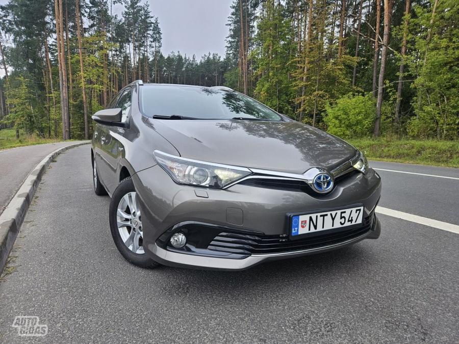 Toyota Auris 2018 in Vilnius, with an engine capacity of 1.80 L and mileage of 259 thousand km for 9999 €, photo 1 on AUTOMOTO.COM.LV