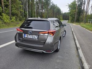 Toyota Auris 2018 in Vilnius, with an engine capacity of 1.80 L and mileage of 259 thousand km for 9999 €, photo 4 on AUTOMOTO.COM.LV
