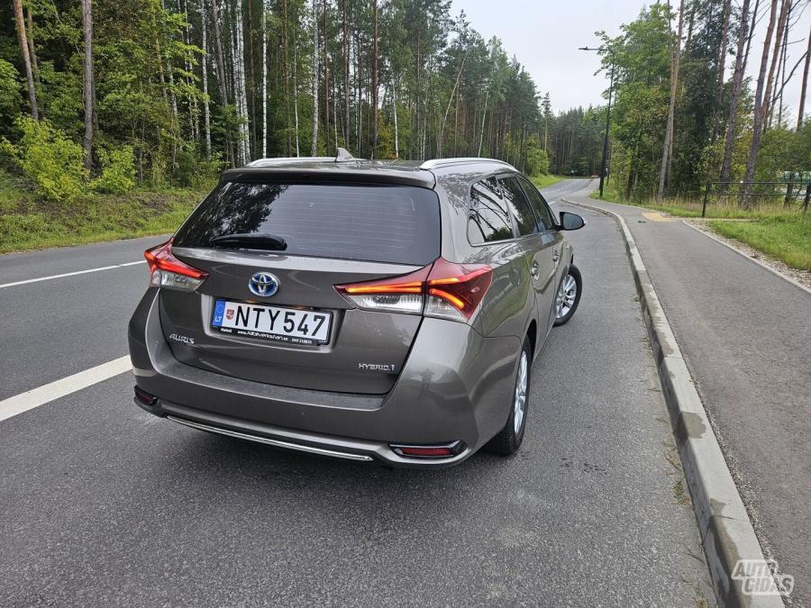 Toyota Auris 2018 in Vilnius, with an engine capacity of 1.80 L and mileage of 259 thousand km for 9999 €, photo 4 on AUTOMOTO.COM.LV