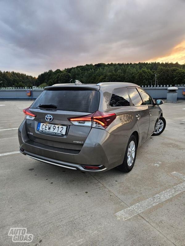 Toyota Auris 2018 in Vilnius on AUTOMOTO.COM.LV Toyota Auris 2018 in Vilnius, with an engine capacity of 1.80 L and mileage of 259 thousand km for 9999 €, photo 8 on AUTOMOTO.COM.LV
