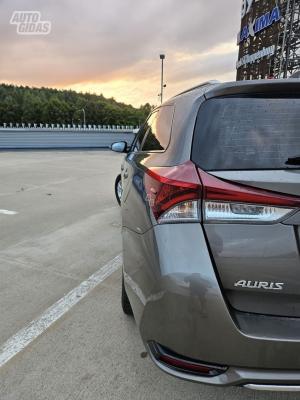 Toyota Auris 2018 in Vilnius, with an engine capacity of 1.80 L and mileage of 259 thousand km for 9999 €, photo 10 on AUTOMOTO.COM.LV