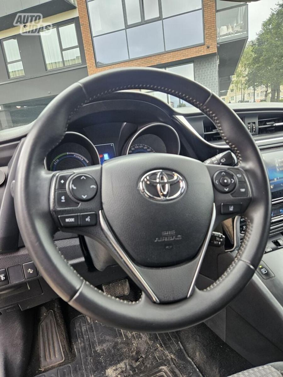 Toyota Auris 2018 in Vilnius, with an engine capacity of 1.80 L and mileage of 259 thousand km for 9999 €, photo 12 on AUTOMOTO.COM.LV