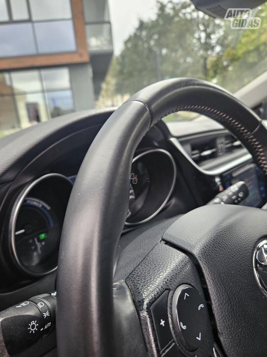 Toyota Auris 2018 in Vilnius, with an engine capacity of 1.80 L and mileage of 259 thousand km for 9999 €, photo 13 on AUTOMOTO.COM.LV