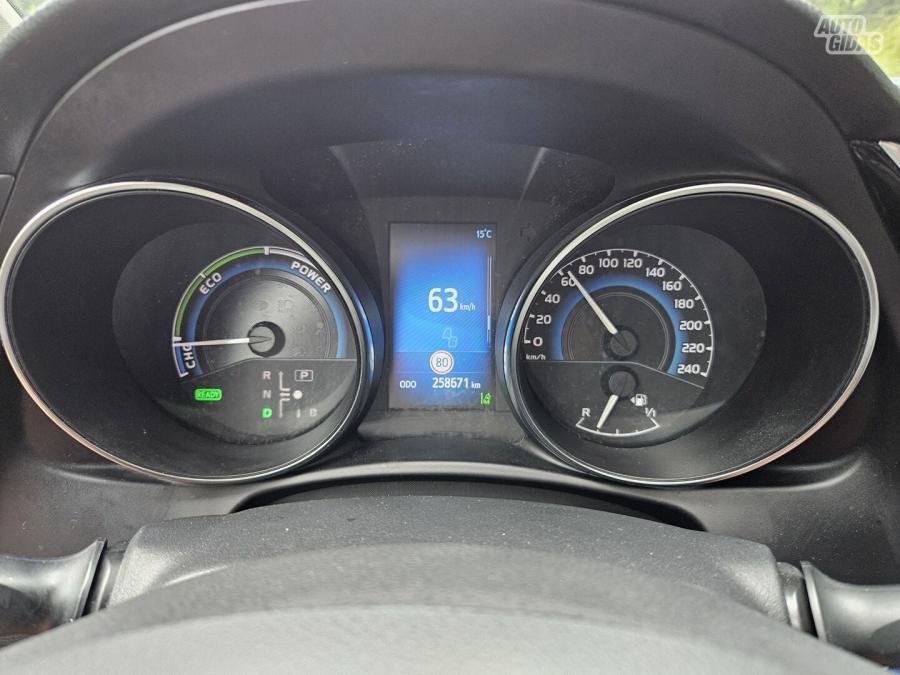 Toyota Auris 2018 in Vilnius, with an engine capacity of 1.80 L and mileage of 259 thousand km for 9999 €, photo 15 on AUTOMOTO.COM.LV
