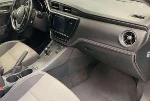 Toyota Auris 2018 in Vilnius, with an engine capacity of 1.80 L and mileage of 200 thousand km for 12999 €, photo 3 on AUTOMOTO.COM.LV