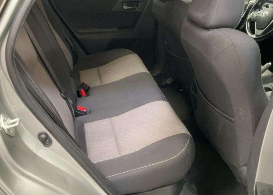 Toyota Auris 2018 in Vilnius, with an engine capacity of 1.80 L and mileage of 200 thousand km for 12999 €, photo 7 on AUTOMOTO.COM.LV
