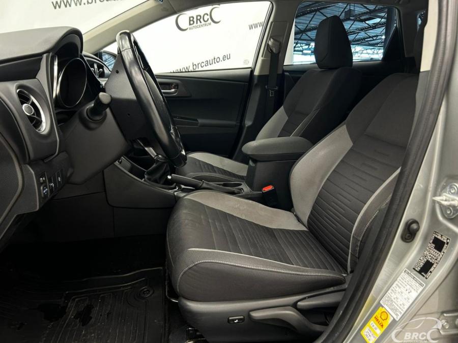 Toyota Auris 2019 in Vilnius, with an engine capacity of 1.60 L and mileage of 114 thousand km for 10900 €, photo 5 on AUTOMOTO.COM.LV
