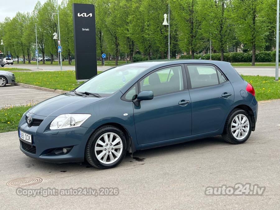 Violets Toyota Auris 2007 Narva, ar dzinēja tilpumu 2.00 L un nobraukumu 375 tūkst. km par 2499 €, foto 1 vietnē AUTOMOTO.COM.LV