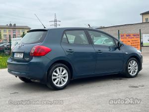Violets Toyota Auris 2007 Narva, ar dzinēja tilpumu 2.00 L un nobraukumu 375 tūkst. km par 2499 €, foto 4 vietnē AUTOMOTO.COM.LV