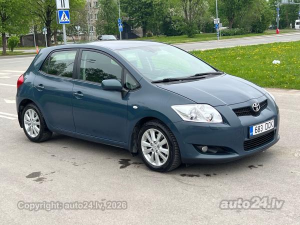 Violets Toyota Auris 2007 Narva, ar dzinēja tilpumu 2.00 L un nobraukumu 375 tūkst. km par 2499 €, foto 5 vietnē AUTOMOTO.COM.LV