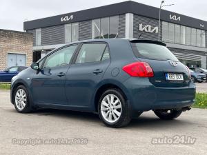 Violets Toyota Auris 2007 Narva, ar dzinēja tilpumu 2.00 L un nobraukumu 375 tūkst. km par 2499 €, foto 11 vietnē AUTOMOTO.COM.LV