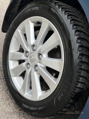 Violets Toyota Auris 2007 Narva, ar dzinēja tilpumu 2.00 L un nobraukumu 375 tūkst. km par 2499 €, foto 14 vietnē AUTOMOTO.COM.LV