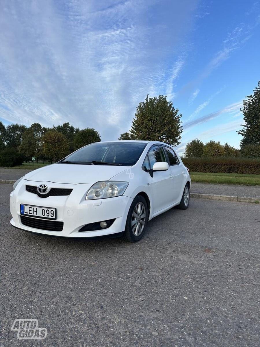 Balts Toyota Auris 2007 Kauņa, ar dzinēja tilpumu 2.00 L un nobraukumu 265 tūkst. km par 1800 €, foto 1 vietnē AUTOMOTO.COM.LV