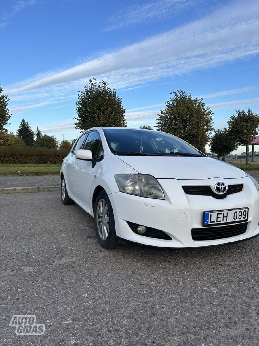 Balts Toyota Auris 2007 Kauņa, ar dzinēja tilpumu 2.00 L un nobraukumu 265 tūkst. km par 1800 €, foto 4 vietnē AUTOMOTO.COM.LV