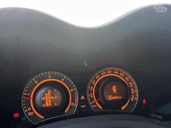 White Toyota Auris 2007 in Kaunas, with an engine capacity of 2.00 L and mileage of 265 thousand km for 1800 €, photo 10 on AUTOMOTO.COM.LV