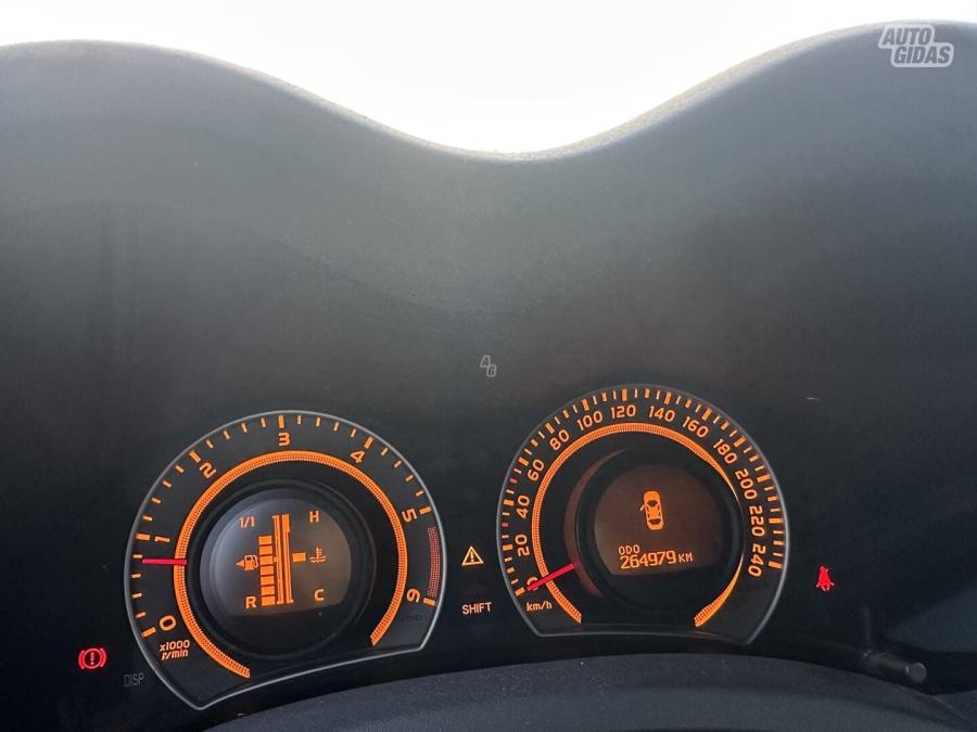 Balts Toyota Auris 2007 Kauņa, ar dzinēja tilpumu 2.00 L un nobraukumu 265 tūkst. km par 1800 €, foto 10 vietnē AUTOMOTO.COM.LV