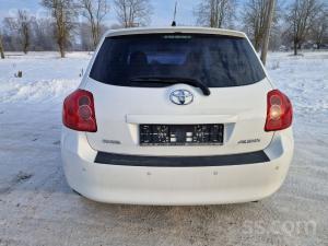 White Toyota Auris 2008 in Ogre, with an engine capacity of 2.00 L and mileage of 205 thousand km for 3970 €, photo 8 on AUTOMOTO.COM.LV