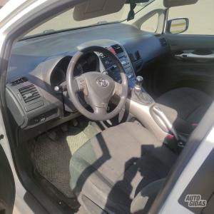 Balts Toyota Auris 2008 Klaipėda, ar dzinēja tilpumu 2.00 L un nobraukumu 272 tūkst. km par 1999 €, foto 8 vietnē AUTOMOTO.COM.LV