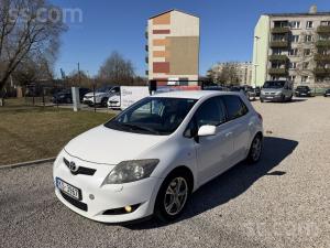 Balts Toyota Auris 2008 Ventspils, ar dzinēja tilpumu 2.20 L un nobraukumu 346 tūkst. km par 1500 €, foto  vietnē AUTOMOTO.COM.LV