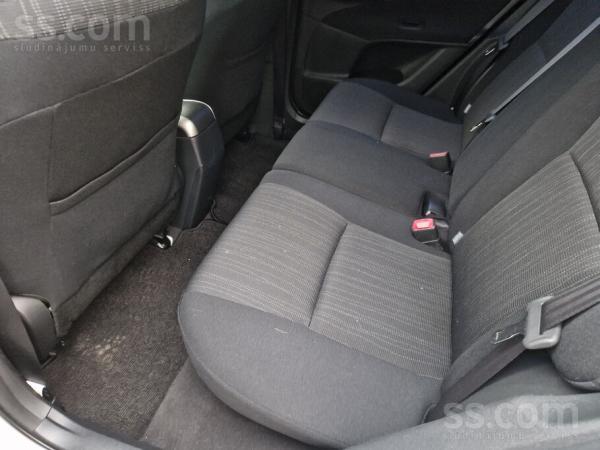 Balts Toyota Auris 2008 Ogre, ar dzinēja tilpumu 2.00 L un nobraukumu 205 tūkst. km par 3970 €, foto 10 vietnē AUTOMOTO.COM.LV