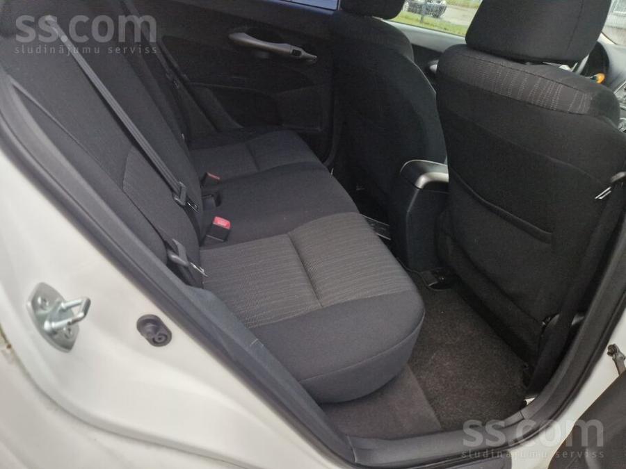 Balts Toyota Auris 2008 Ogre, ar dzinēja tilpumu 2.00 L un nobraukumu 205 tūkst. km par 3970 €, foto 13 vietnē AUTOMOTO.COM.LV