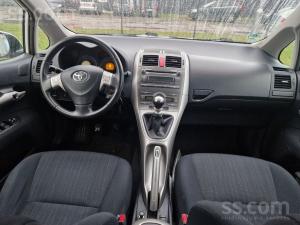 Balts Toyota Auris 2008 Ogre, ar dzinēja tilpumu 2.00 L un nobraukumu 205 tūkst. km par 3970 €, foto 14 vietnē AUTOMOTO.COM.LV