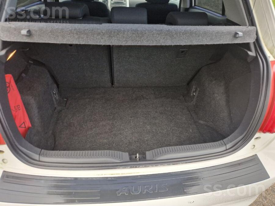 Balts Toyota Auris 2008 Ogre, ar dzinēja tilpumu 2.00 L un nobraukumu 205 tūkst. km par 3970 €, foto 15 vietnē AUTOMOTO.COM.LV