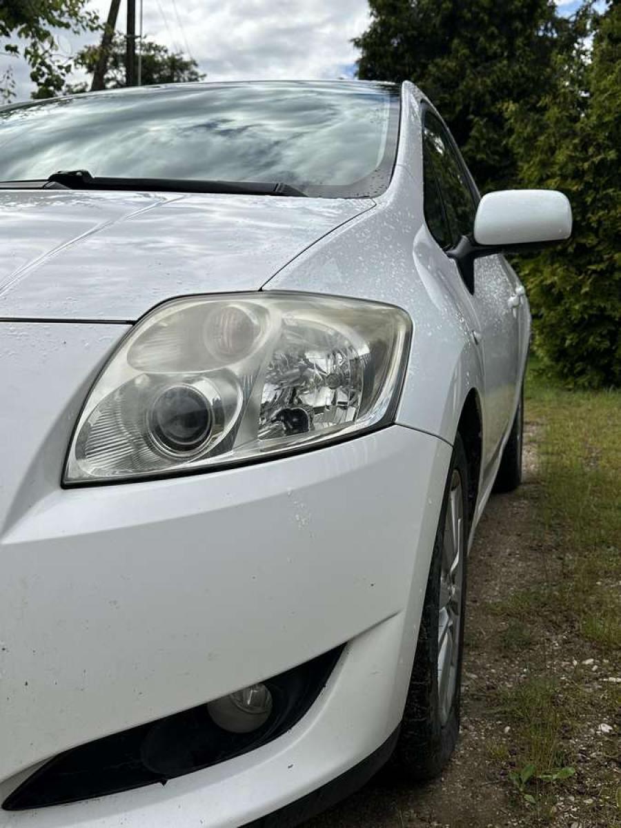 Balts Toyota Auris 2008 Kauņa, ar dzinēja tilpumu 2.00 L un nobraukumu 262 tūkst. km par 2000 €, foto 3 vietnē AUTOMOTO.COM.LV