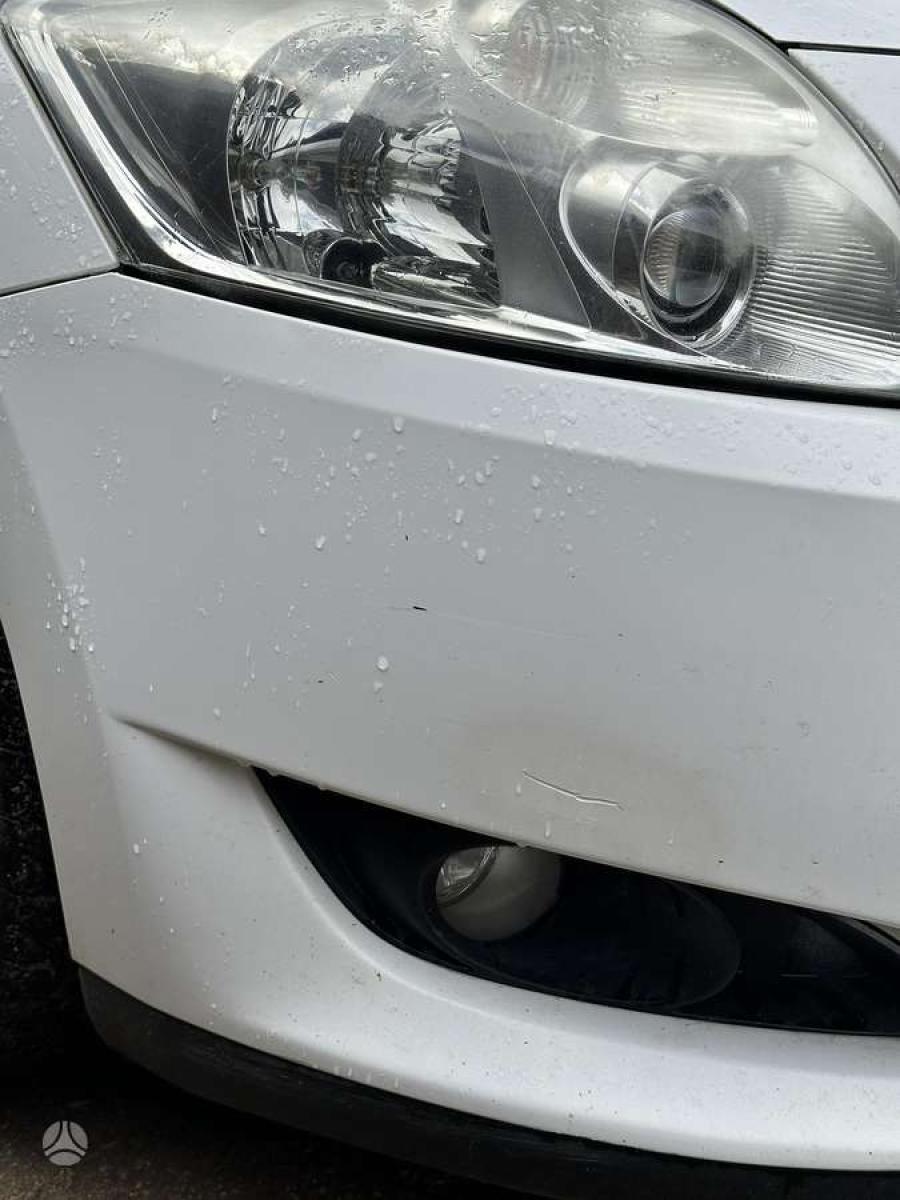 Balts Toyota Auris 2008 Kauņa, ar dzinēja tilpumu 2.00 L un nobraukumu 262 tūkst. km par 2000 €, foto 4 vietnē AUTOMOTO.COM.LV