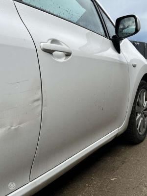 Balts Toyota Auris 2008 Kauņa, ar dzinēja tilpumu 2.00 L un nobraukumu 262 tūkst. km par 2000 €, foto 9 vietnē AUTOMOTO.COM.LV