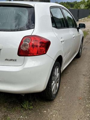 Balts Toyota Auris 2008 Kauņa, ar dzinēja tilpumu 2.00 L un nobraukumu 262 tūkst. km par 2000 €, foto 10 vietnē AUTOMOTO.COM.LV