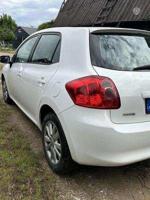Balts Toyota Auris 2008 Kauņa, ar dzinēja tilpumu 2.00 L un nobraukumu 262 tūkst. km par 2000 €, foto 11 vietnē AUTOMOTO.COM.LV