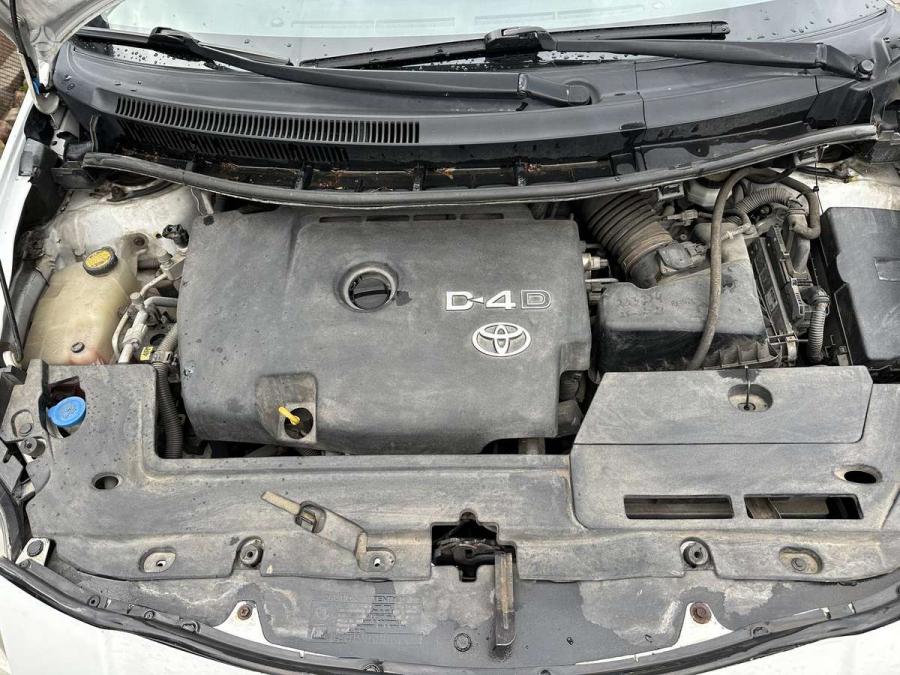 Balts Toyota Auris 2008 Kauņa, ar dzinēja tilpumu 2.00 L un nobraukumu 262 tūkst. km par 2000 €, foto 15 vietnē AUTOMOTO.COM.LV