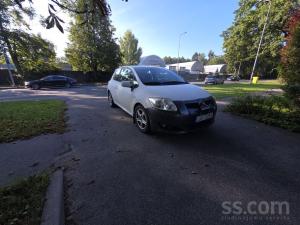 Balts Toyota Auris 2008 Rīga, ar dzinēja tilpumu 1.40 L un nobraukumu 272 tūkst. km par 1760 €, foto 5 vietnē AUTOMOTO.COM.LV