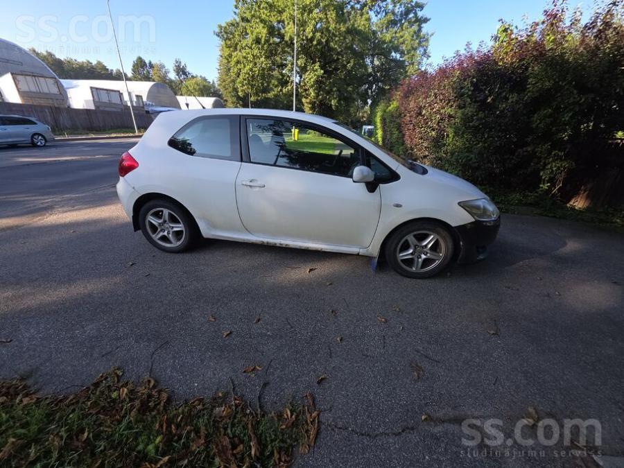 Balts Toyota Auris 2008 Rīga, ar dzinēja tilpumu 1.40 L un nobraukumu 272 tūkst. km par 1760 €, foto 6 vietnē AUTOMOTO.COM.LV