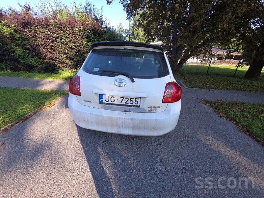 Balts Toyota Auris 2008 Rīga, ar dzinēja tilpumu 1.40 L un nobraukumu 272 tūkst. km par 1760 €, foto 7 vietnē AUTOMOTO.COM.LV